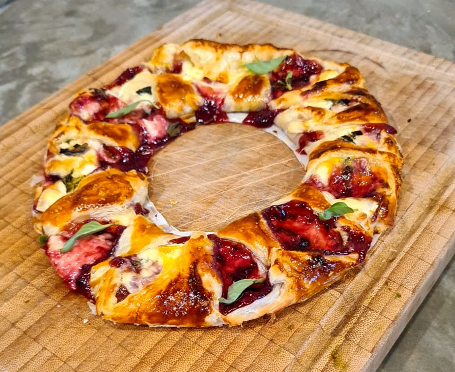 Massa Folhada com Queijo Brie e Geléia de Frutas Vermelhas - The Market ...