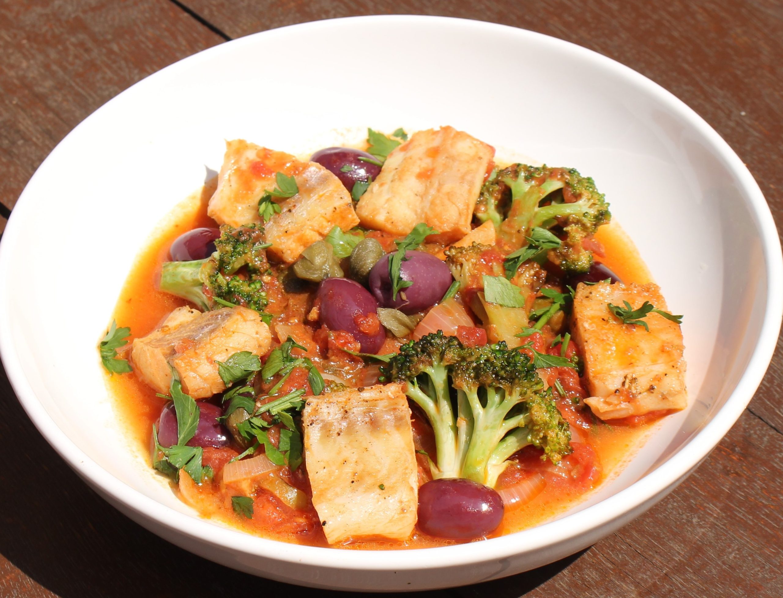 Filé de Peixe à Putanesca - The Market l O Mercado de Receitas